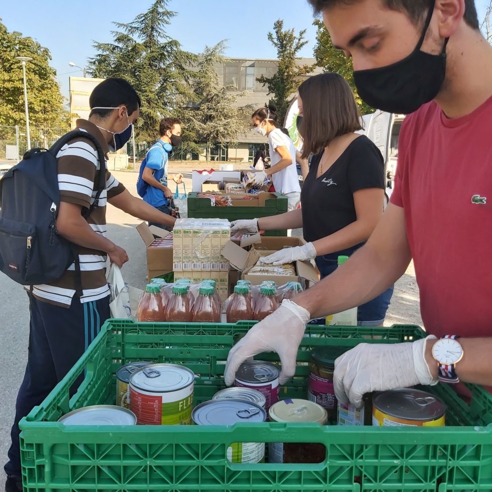 Distribution de paniers de première nécessité - GAELIS